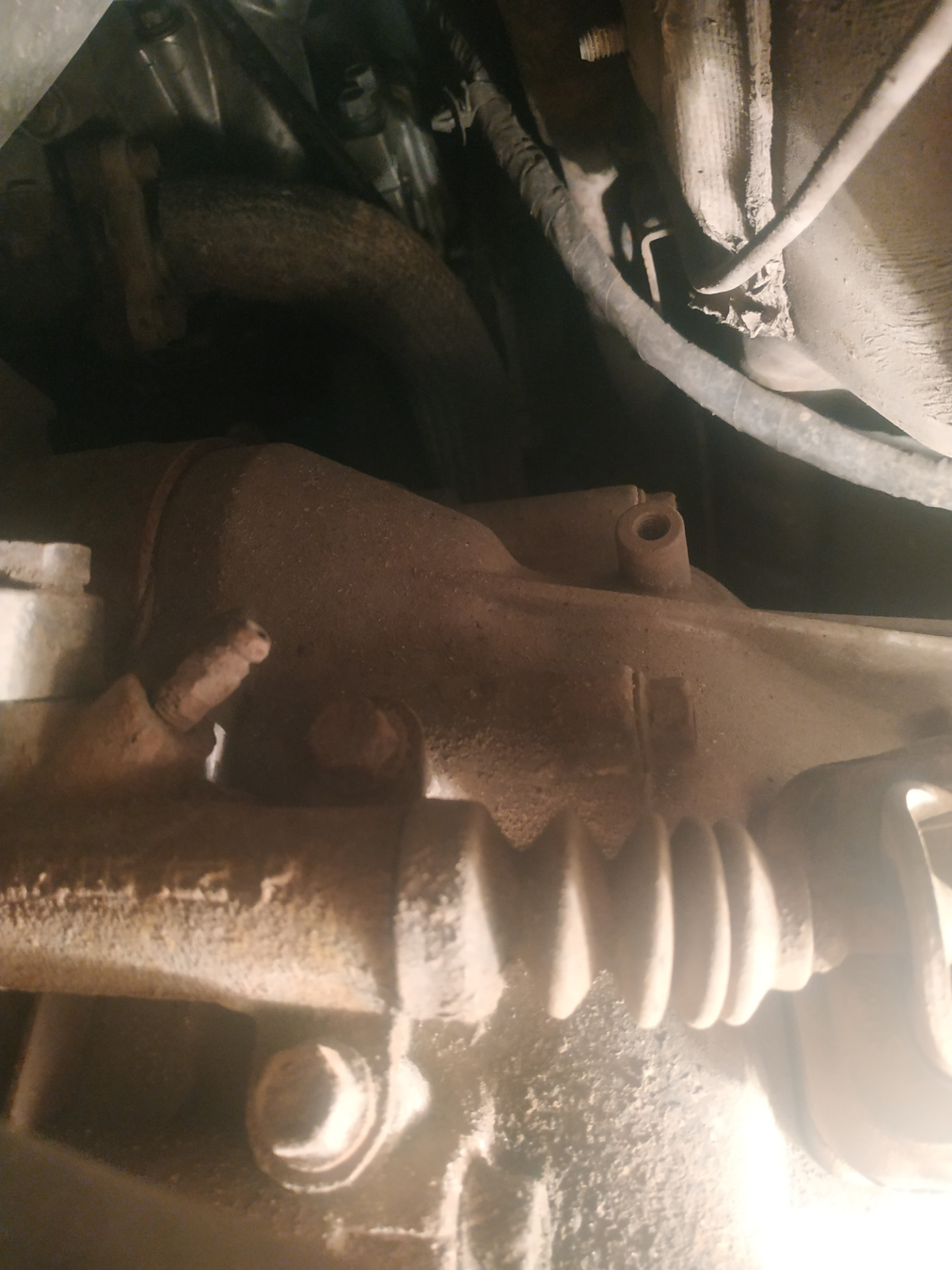 Замена пыльника вилки сцепления — KIA Sorento (1G), 2,5 л, 2009 года ...