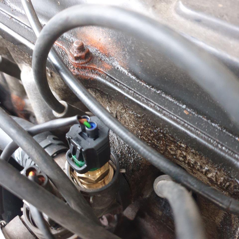 Установка ДТОЖ от мазды — Volkswagen Passat B3, 1,8 л, 1991 года ...