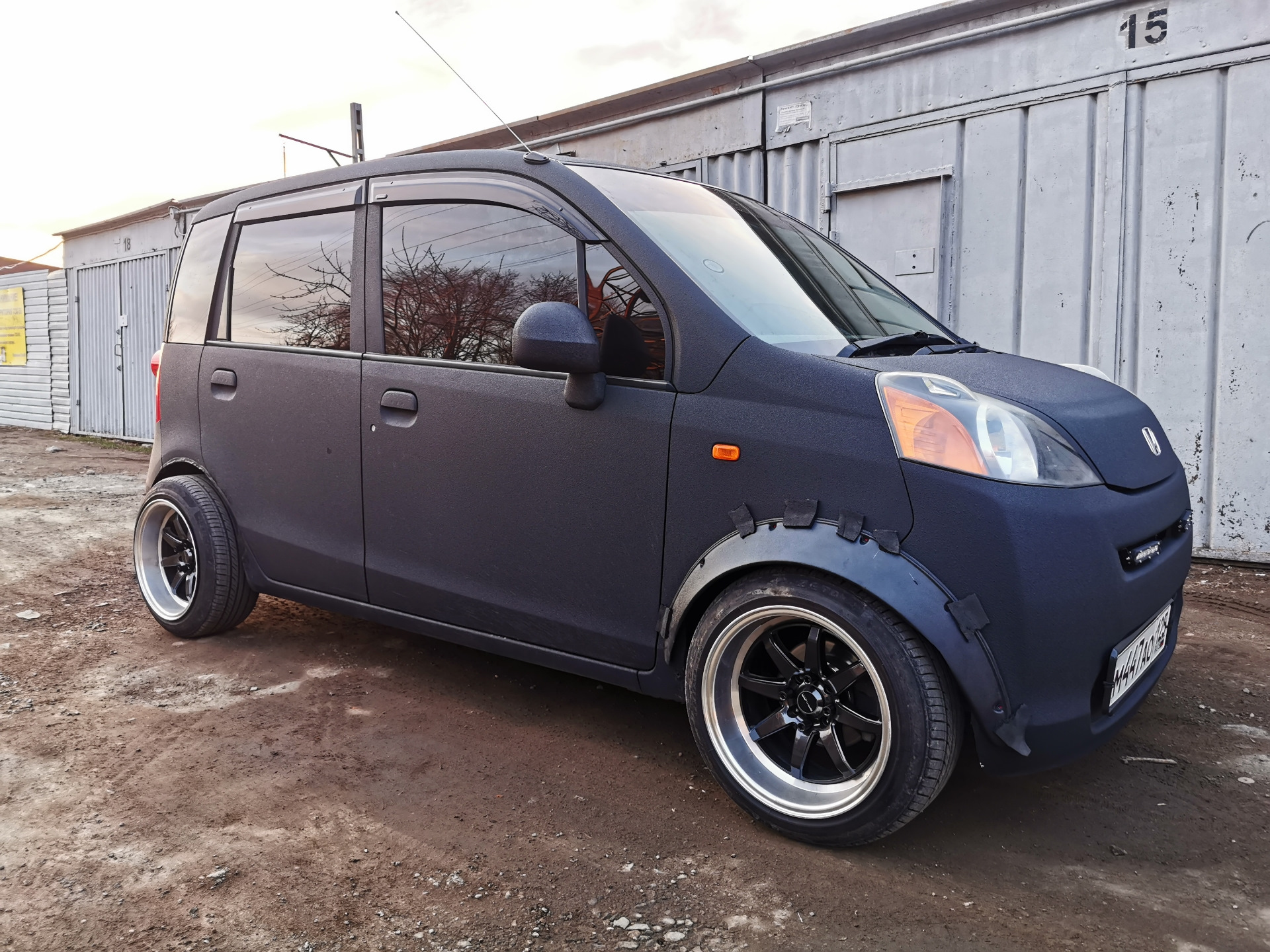 Примерка фендеров 70 мм — Honda Life (JB5/JB6/JB7/JB8), 0,7 л, 2009 ...