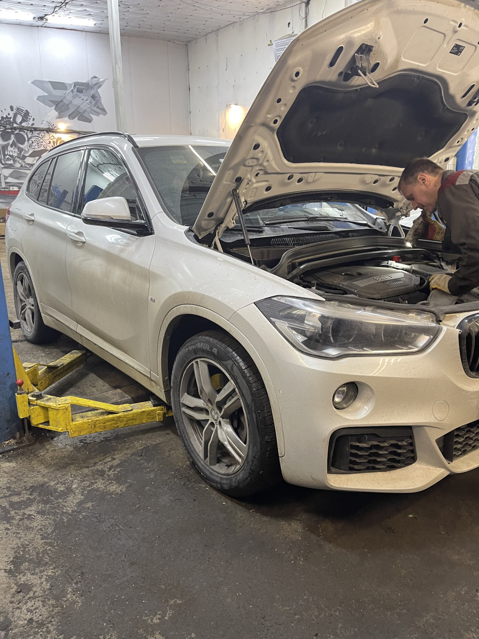 Замена масло двигателя и все фильтра ! — BMW X1 (F48), 2 л, 2018 года ...