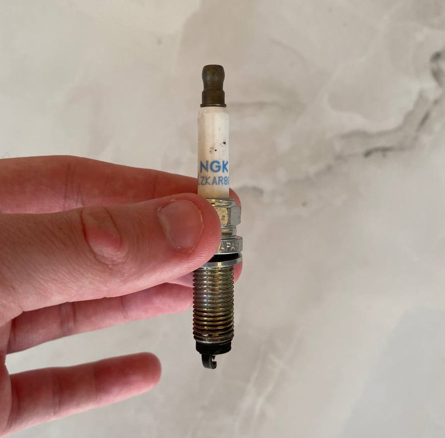 Замена свечей — Jaguar XE, 2 л, 2017 года | расходники | DRIVE2