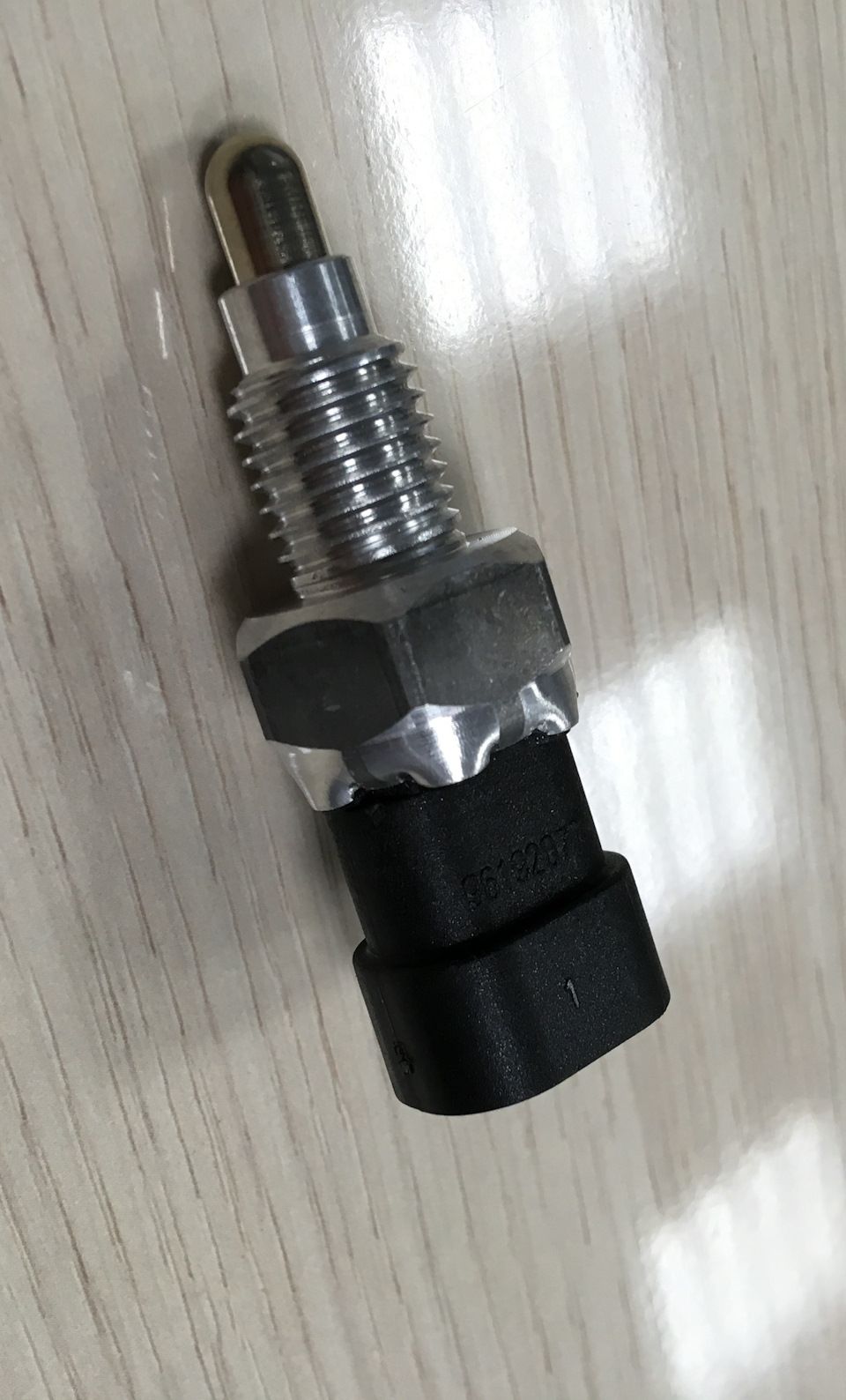 96192077 Датчик заднего хода GM | Запчасти на DRIVE2