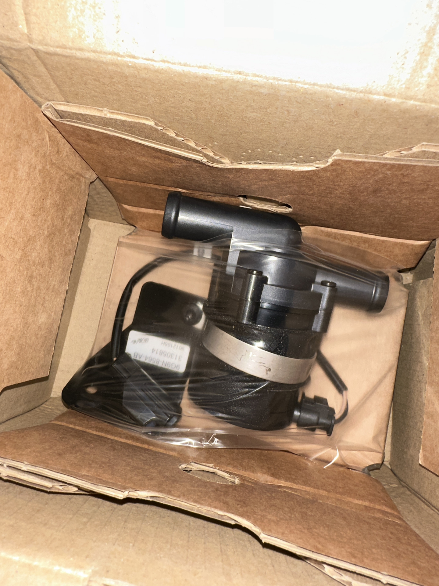 Насос webasto — Land Rover Discovery Sport (1G), 2 л, 2017 года ...