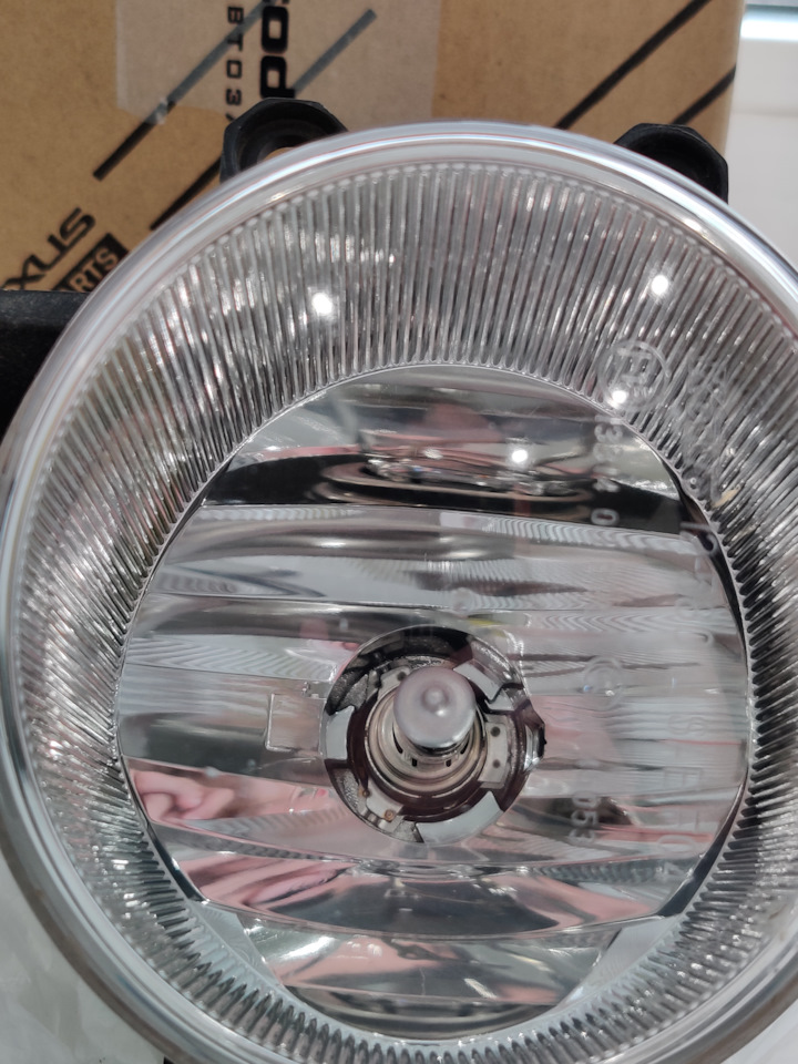 8121047010 ФАРА ПРОТИВОТУМ ЛЕВ+ПРАВ КОМПЛЕКТ+РЕШЕТКИ ХРОМ ОБОДОК RAV4 ...