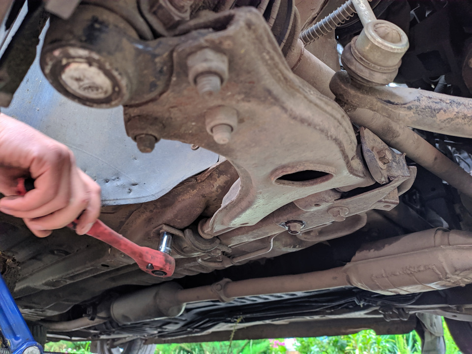 Замена шаровых и передних сайлентблоков — Geely CK, 1,6 л, 2009 года ...