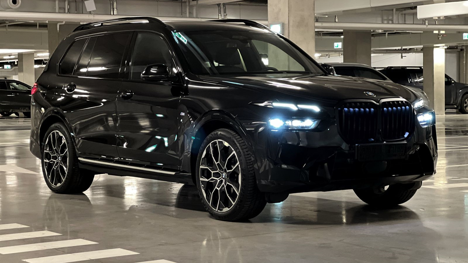 BMW X7 (G07) 4.0 дизельный 2023 | BLACK SAPPHIRE 40d на DRIVE2