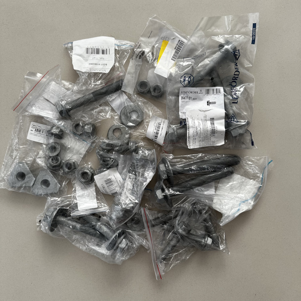 🛠️ Ребилд задней подвески рычагами и стабилизатор 25.6x4.4 Yellow ...