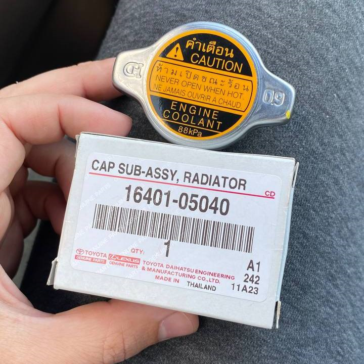 Замена крышки радиатора Gates RC 127 на Toyota 16401-05040. — Toyota ...