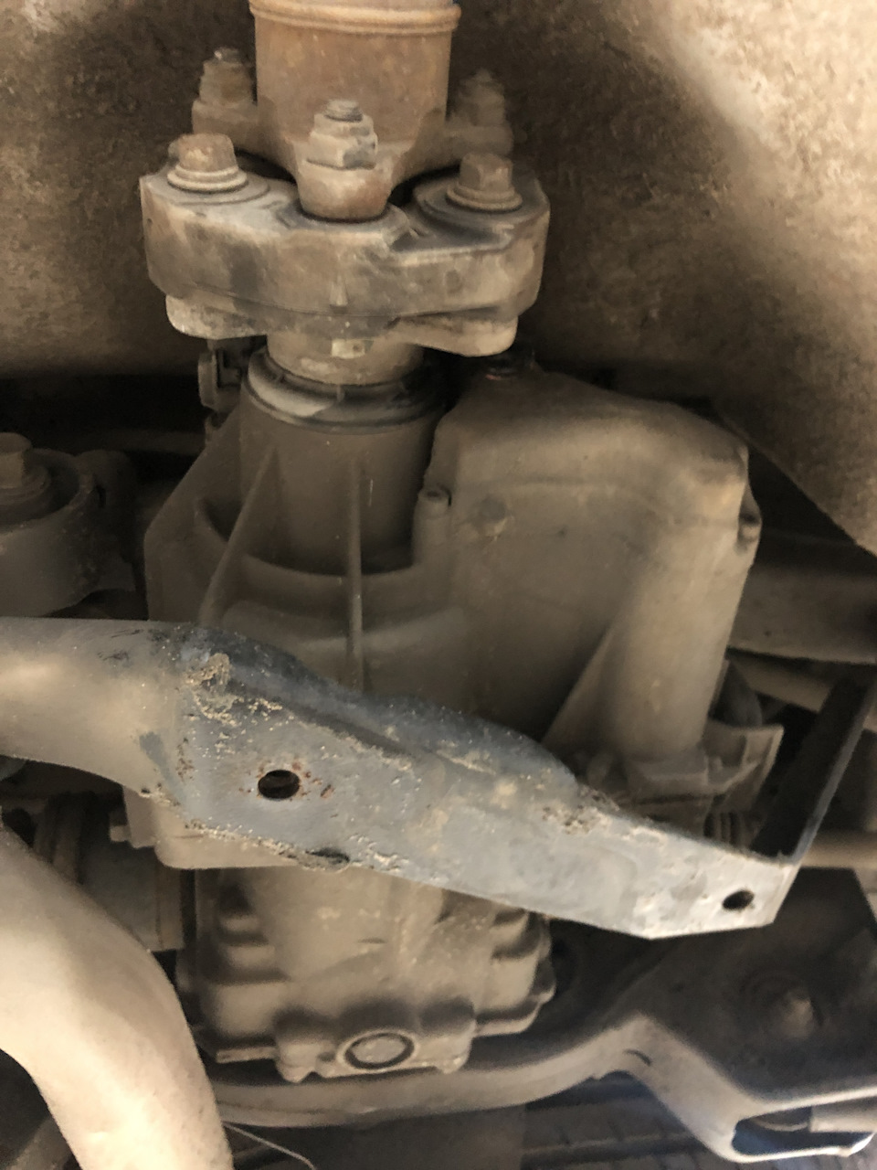 Обслуживание раздаточной коробки — Hyundai Santa Fe (3G), 2,2 л, 2016 ...