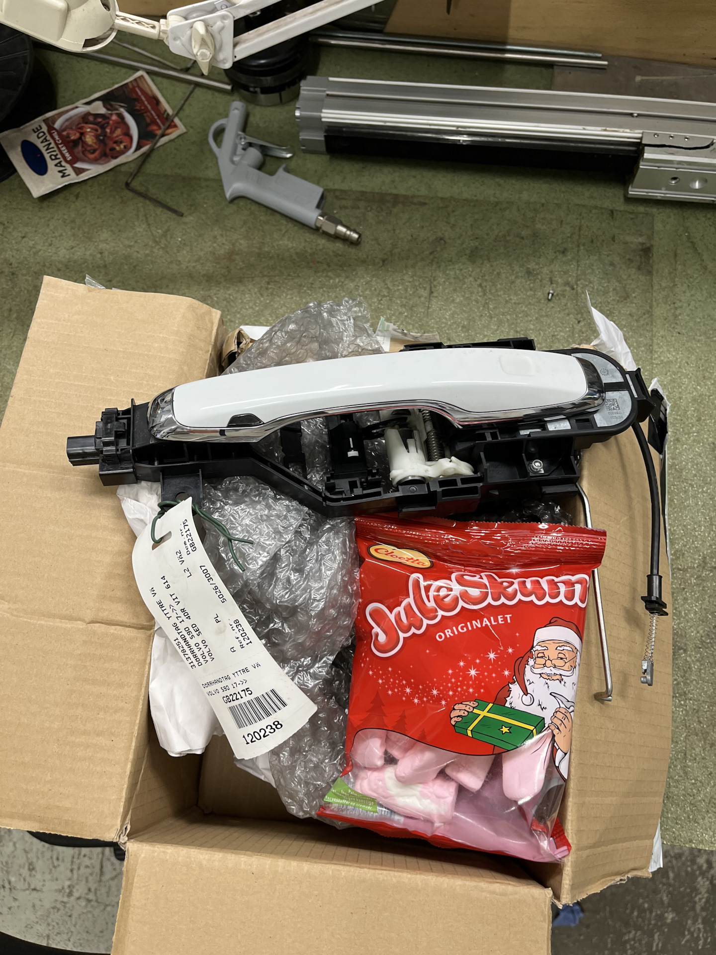 заменил ручку водителя — Volvo XC90 (2G), 2 л, 2016 года | своими ...