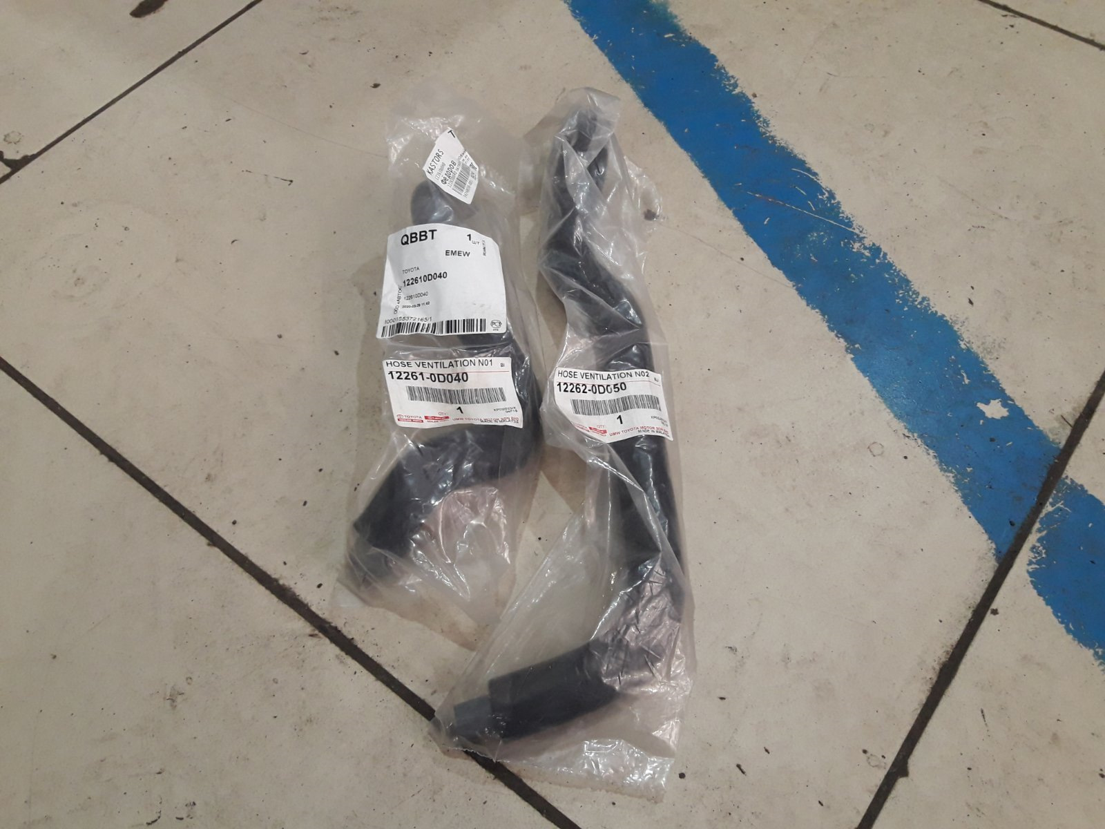 Замена шлангов вентиляции картера — Toyota Corolla (120), 1,8 л, 2003 ...