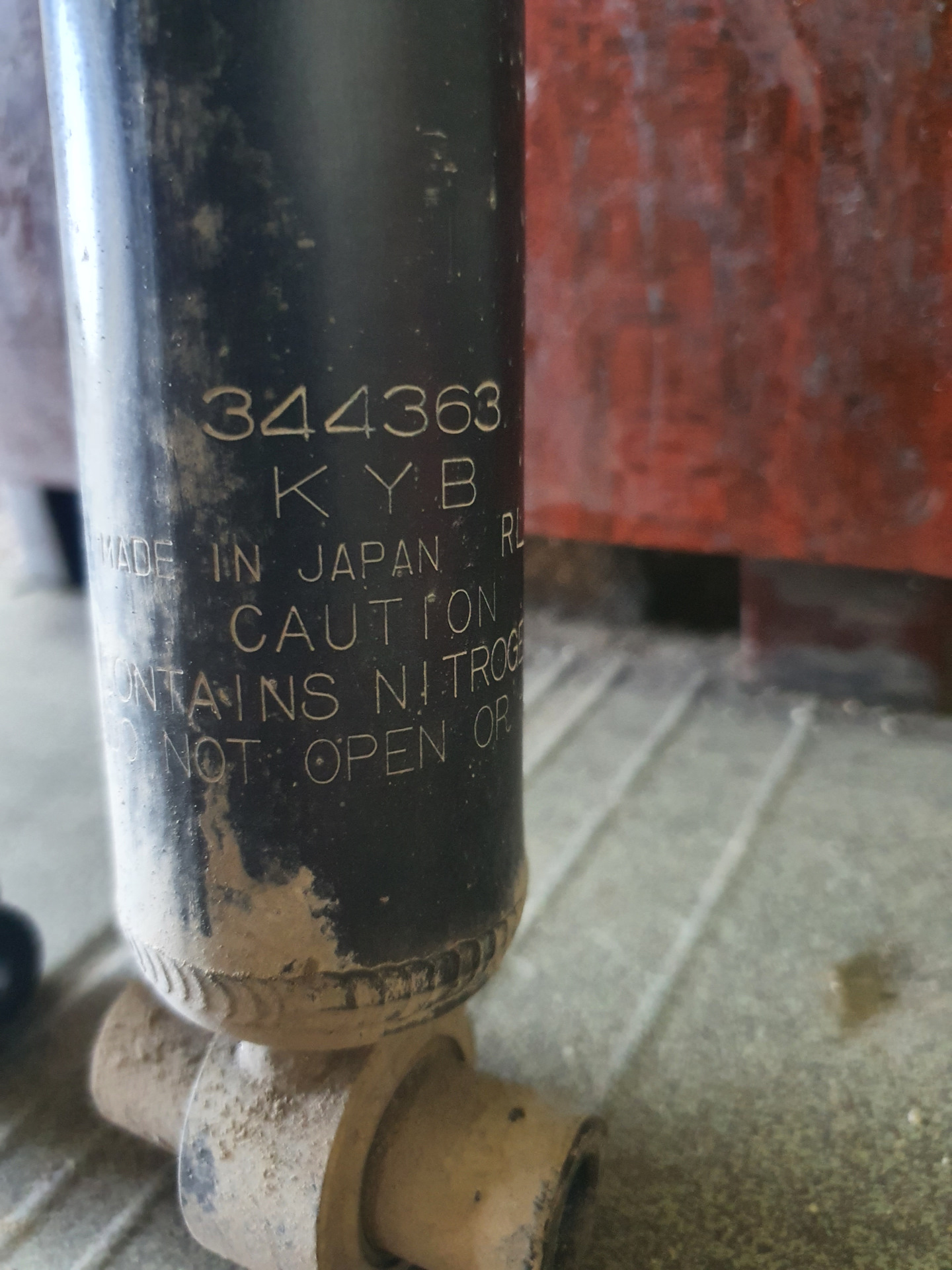 Задние амортизаторы KYB 344363 vs 349033 — Mazda 6 (1G) GG, 2 л, 2005 ...