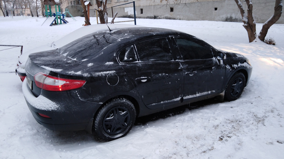 Renault Fluence 1.6 бензиновый 2011 | Чёрный француз на DRIVE2