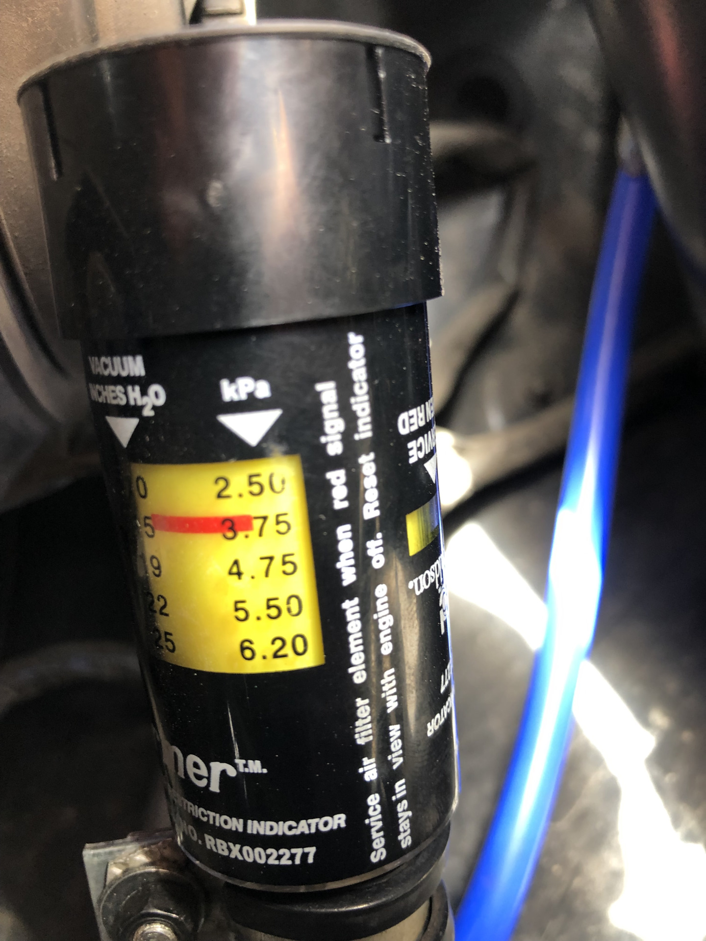 Установка индикатора засорения ВОЗДУШНОГО фильтра DONALDSON RB X002277 ...