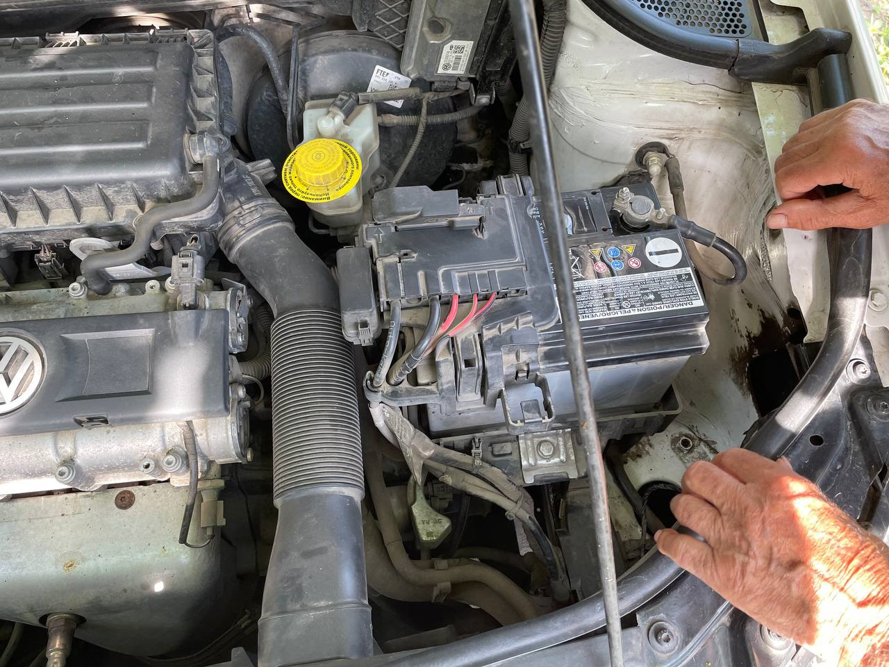 Замена аккумулятора VAG 5K0915105D на VAG 5K0915105E — Volkswagen Polo ...