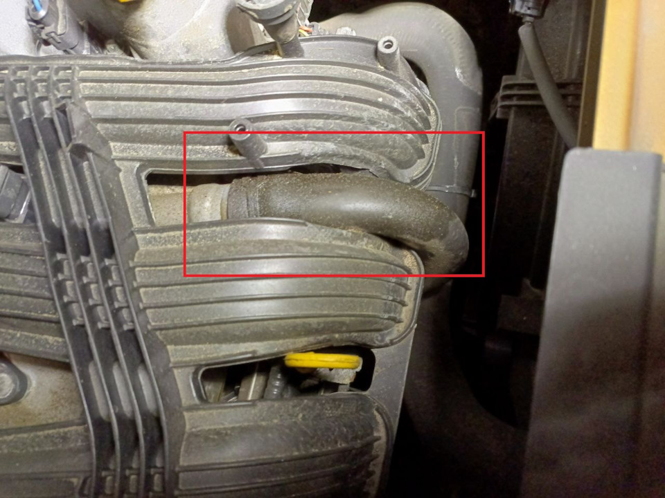 Замена шлангов вентиляции картера на двигателе 1.8 — Lada XRAY Cross, 1 ...