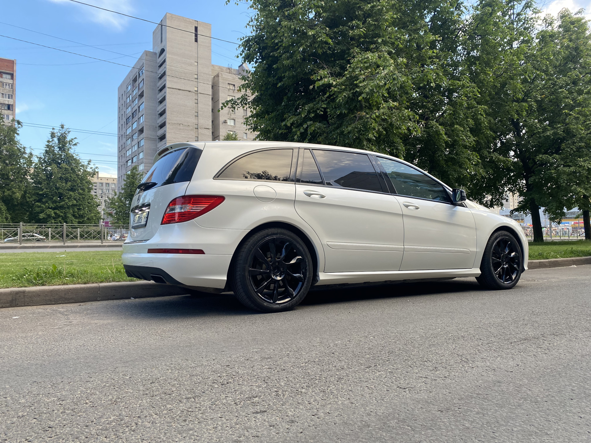 Первая часть подготовки кузова — — Mercedes-Benz R-Class (W251), 3 л ...