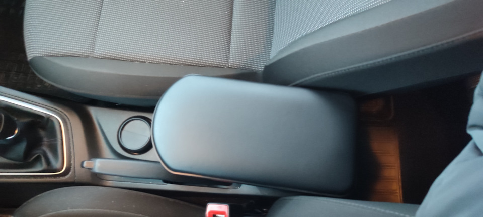 Подлокотник в HYUNDAI Solaris 2. 🚗 — Hyundai Solaris (2G), 1,6 л, 2021 ...