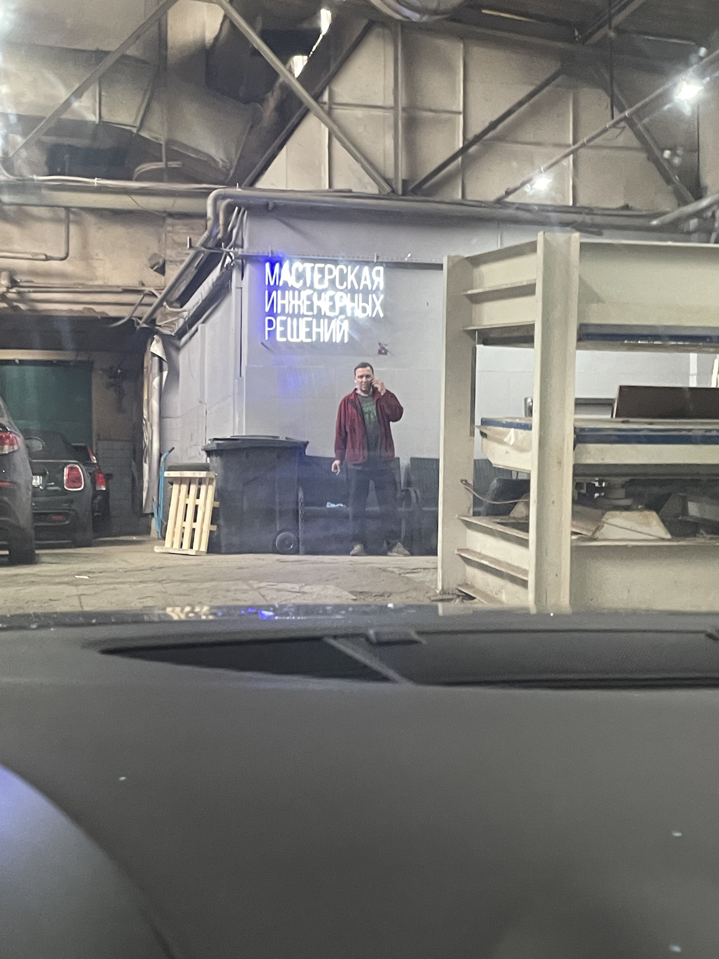 Замена нижней опоры двигателя, хомута выхлопа и перерез турбины — Audi ...