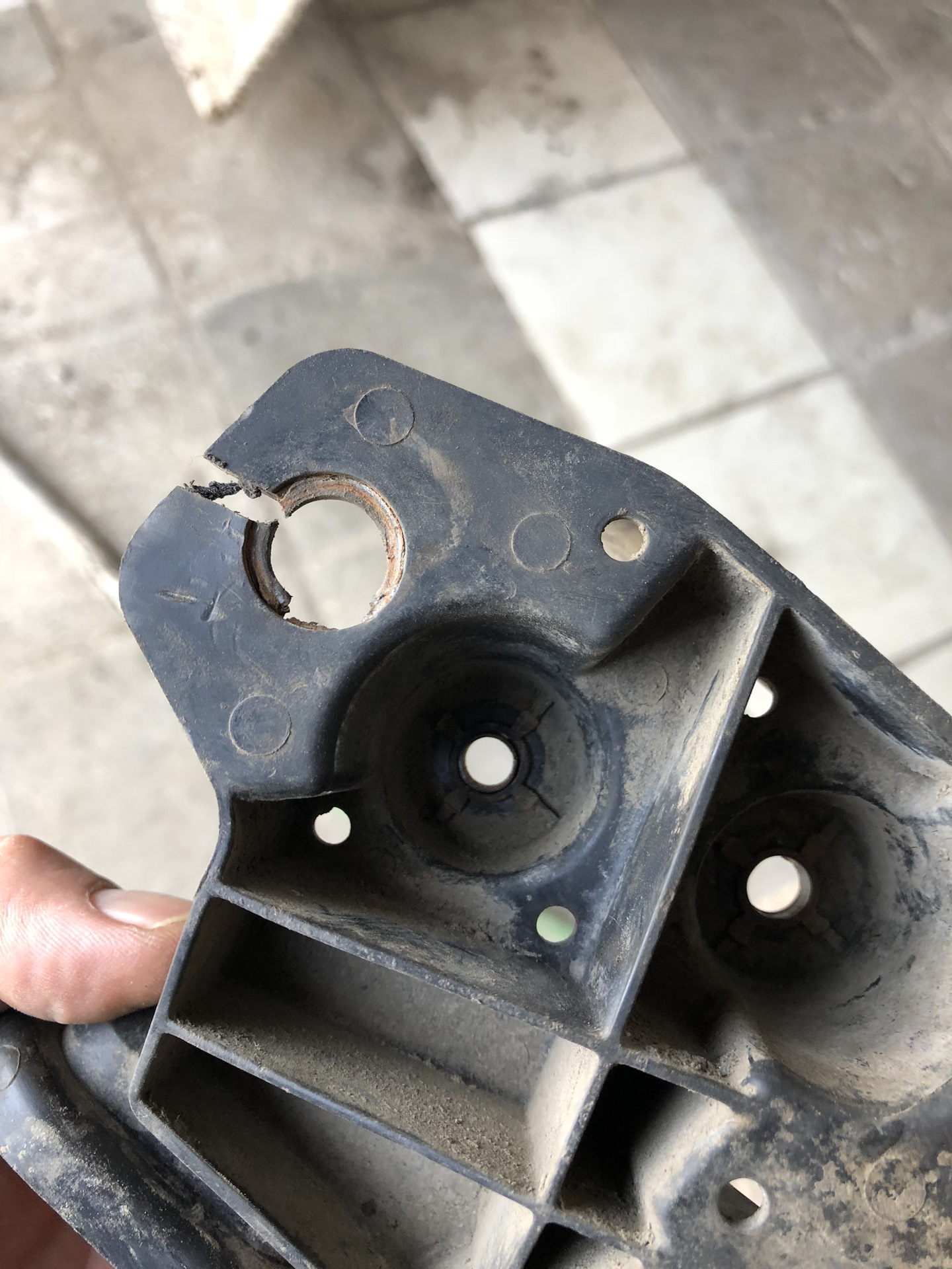 Дребезжание кормы, или кто то там живет;)) — Mercedes-Benz ML 63 AMG ...