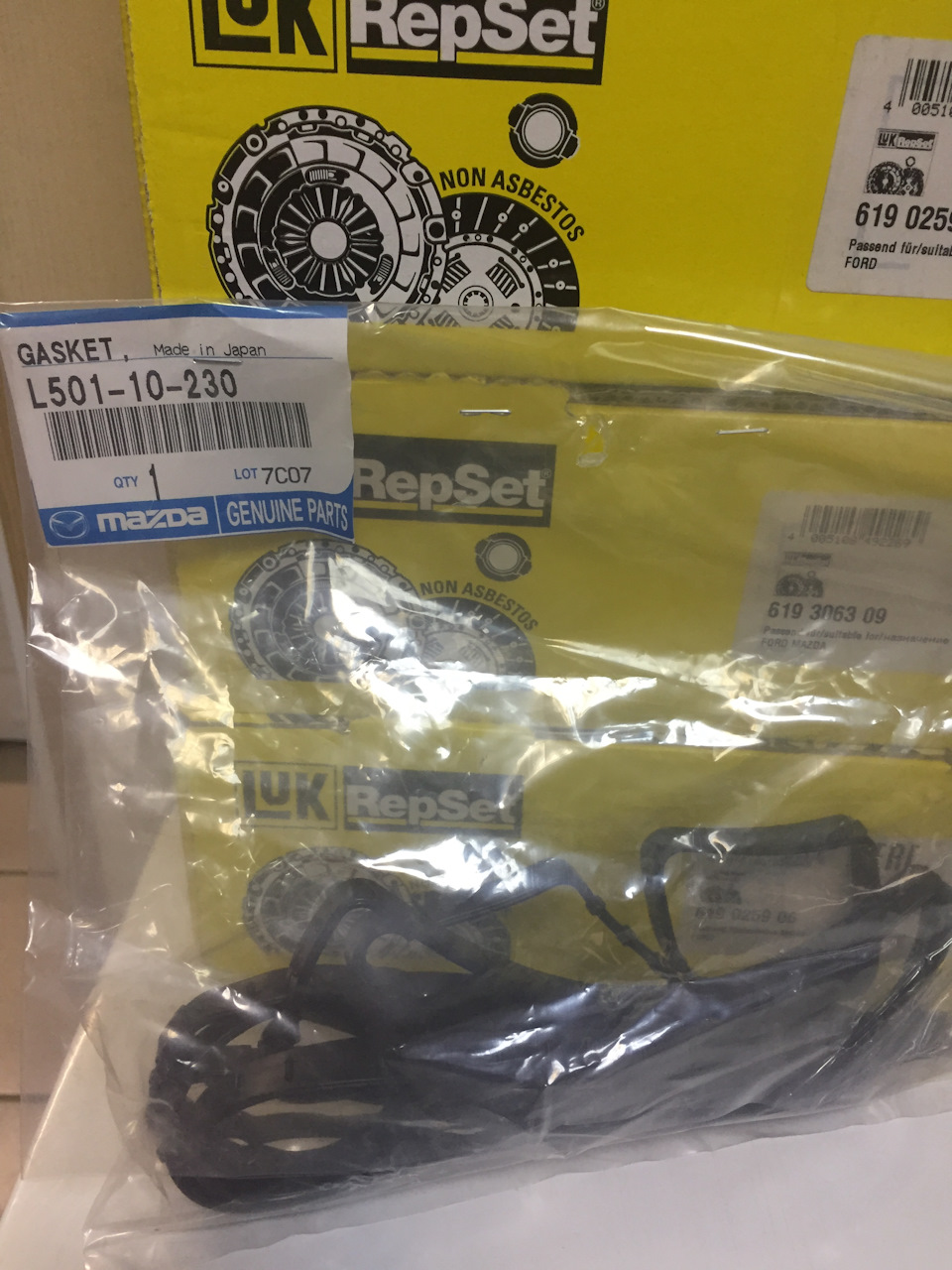 L50110230 Прокладка клапанной крышки Mazda | Запчасти на DRIVE2