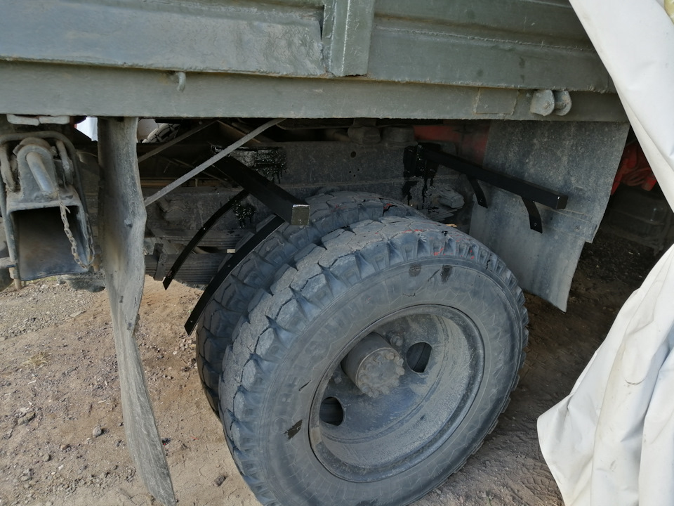 Установил задние пластиковые подкрылки — ГАЗ 53, 4,2 л, 1990 года ...