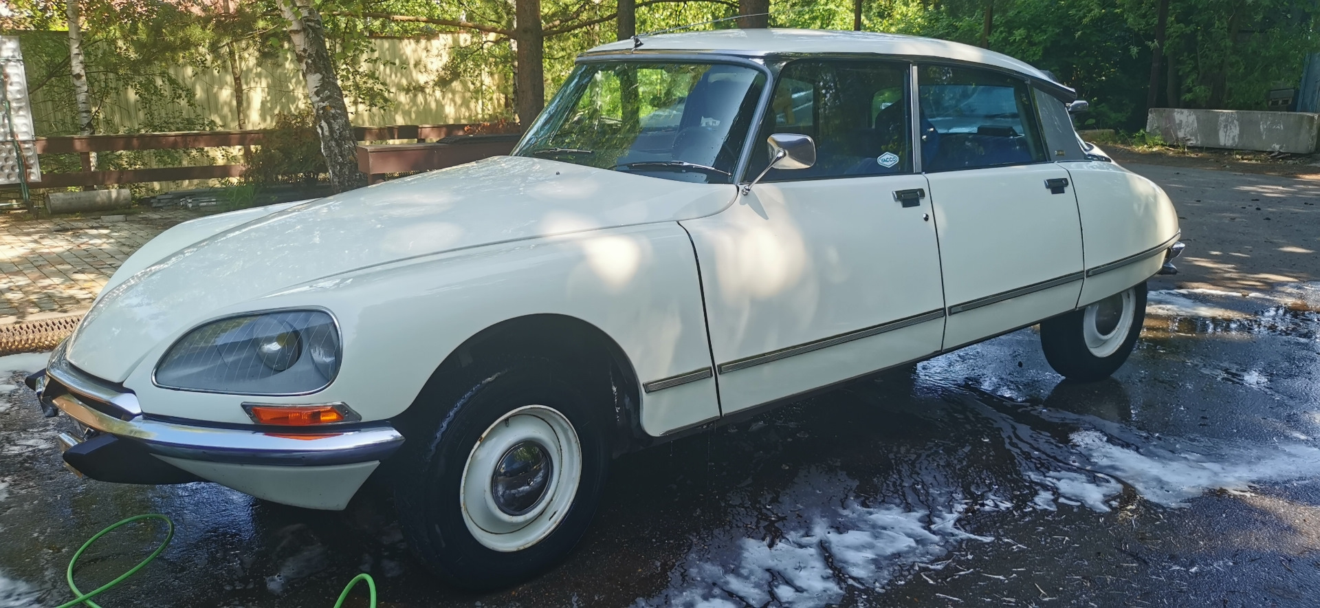 Помылся. Надо об этом обязательно сообщить! — Citroen ds, 2,3 л, 1972 года | мойка | DRIVE2