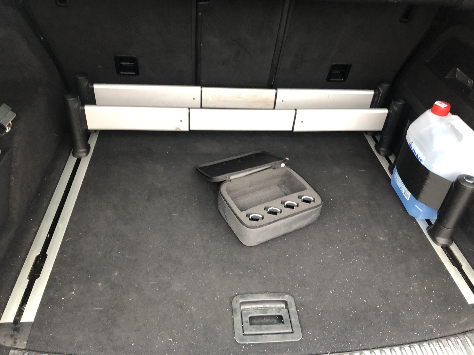 Система фиксации груза (багажа) — Volkswagen Touareg (2G), 3 л, 2012 ...