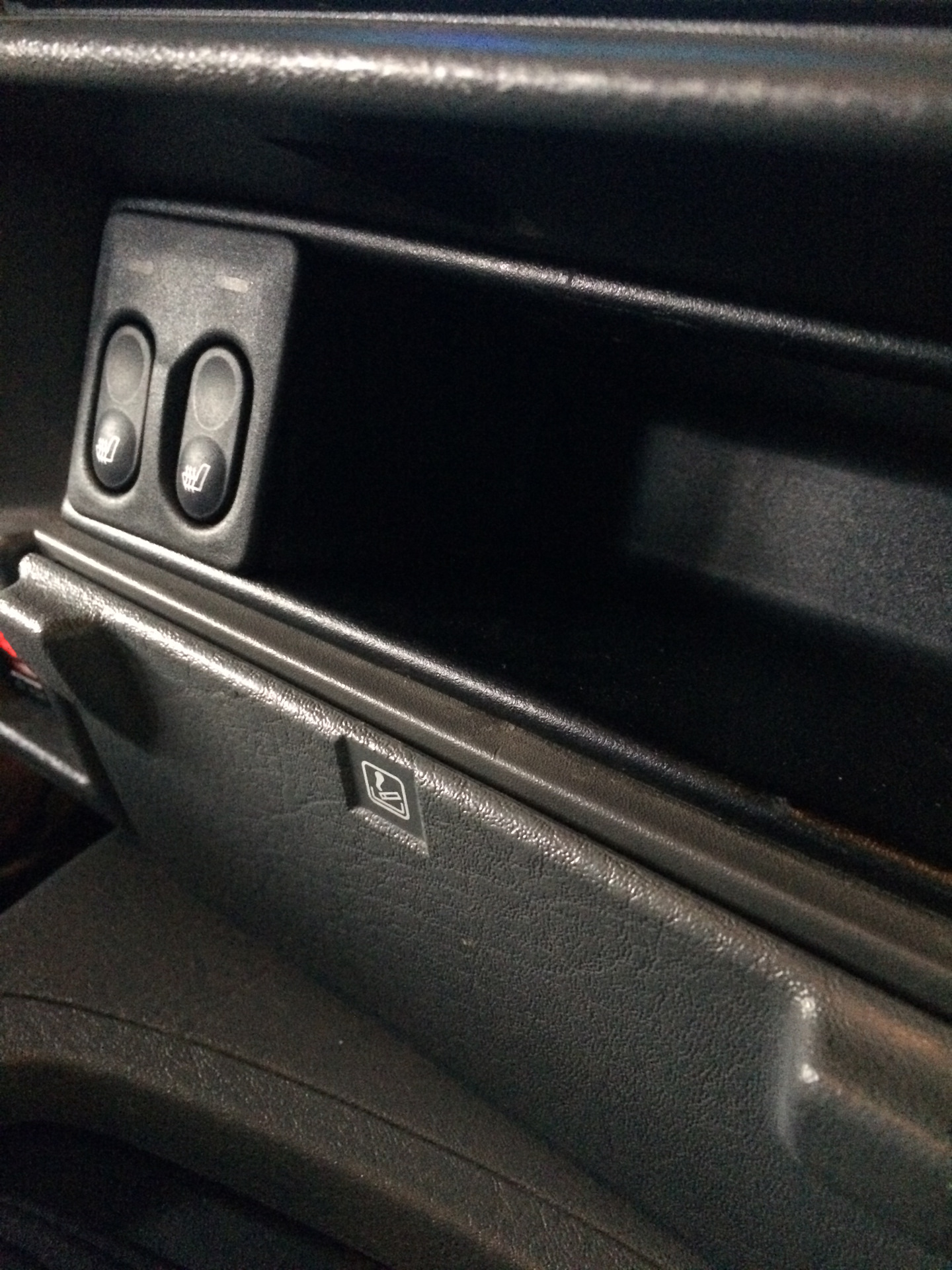 Кнопки подогрева сидений. — Ford Sierra, 1,6 л, 1990 года | своими ...