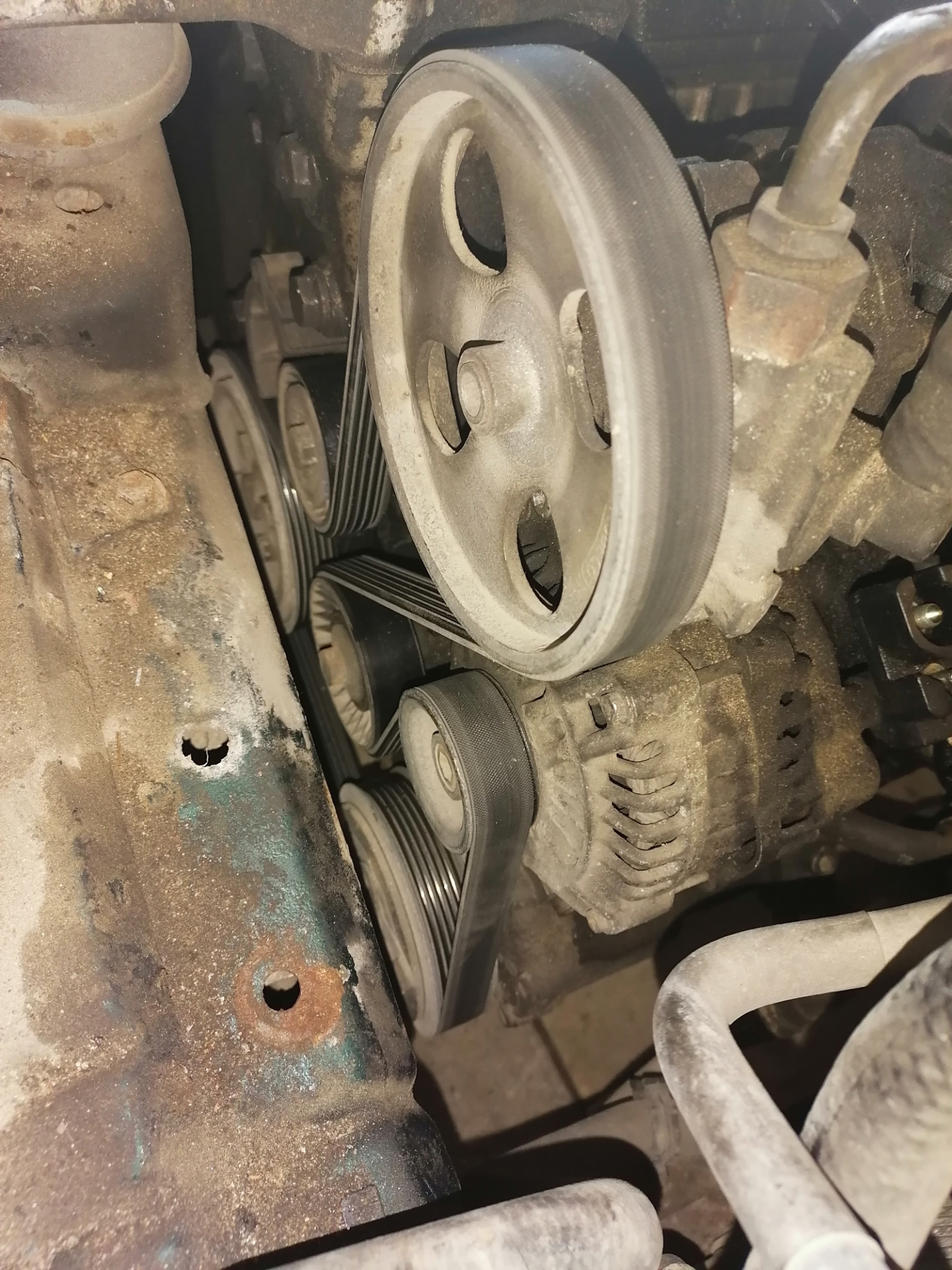 Как натянуть приводной ремня генератора — Peugeot 406, 1,8 л, 2001 года ...