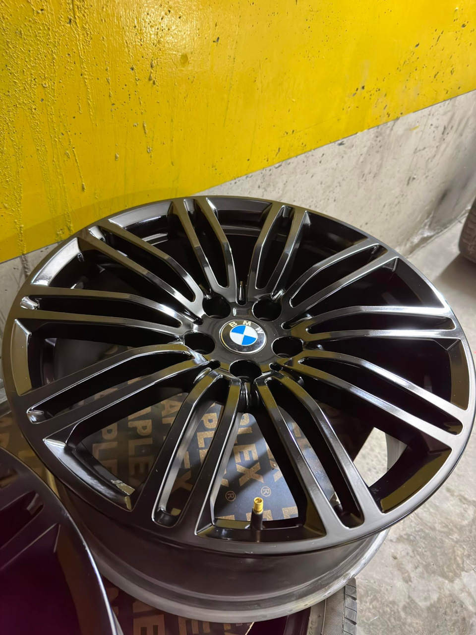 style 664M r19 BMW G30 540xi — BMW 5 series (G30), 3 л, 2017 года | колёсные диски | DRIVE2