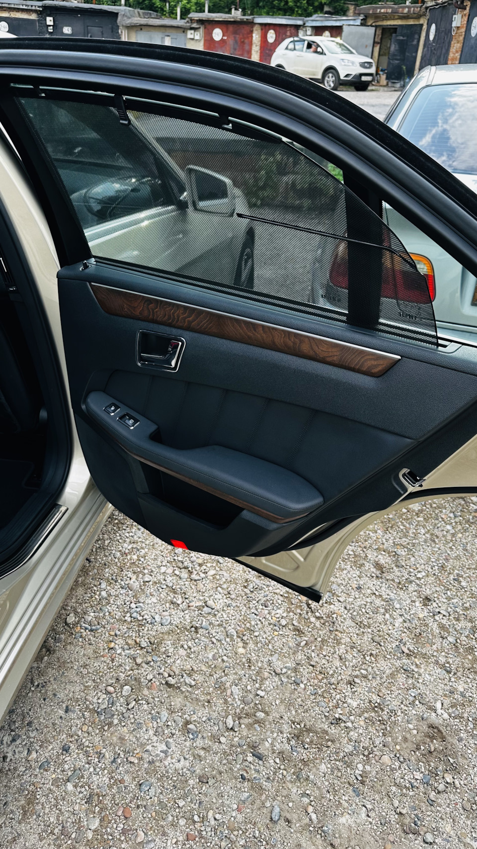 Шторки задних дверей. Опция 297. — Mercedes-Benz E-Class (W212), 3,5 л ...