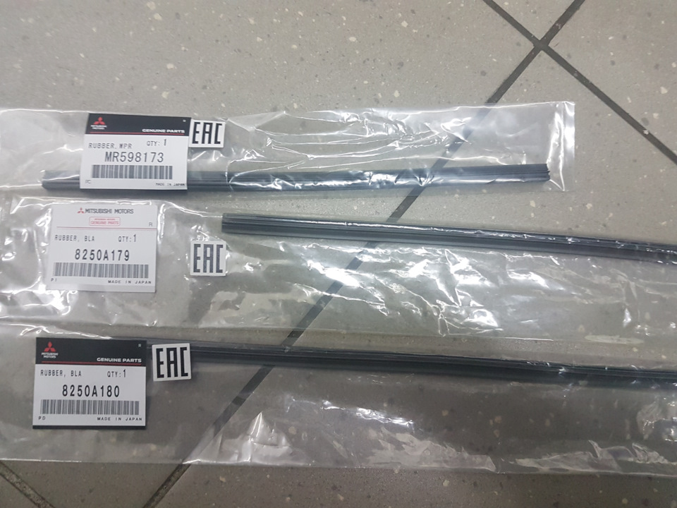 MR598173 РЕЗИНКА ЩЕТКИ RR ДВОРНИКА 305MM CW6W Mitsubishi | Запчасти на ...