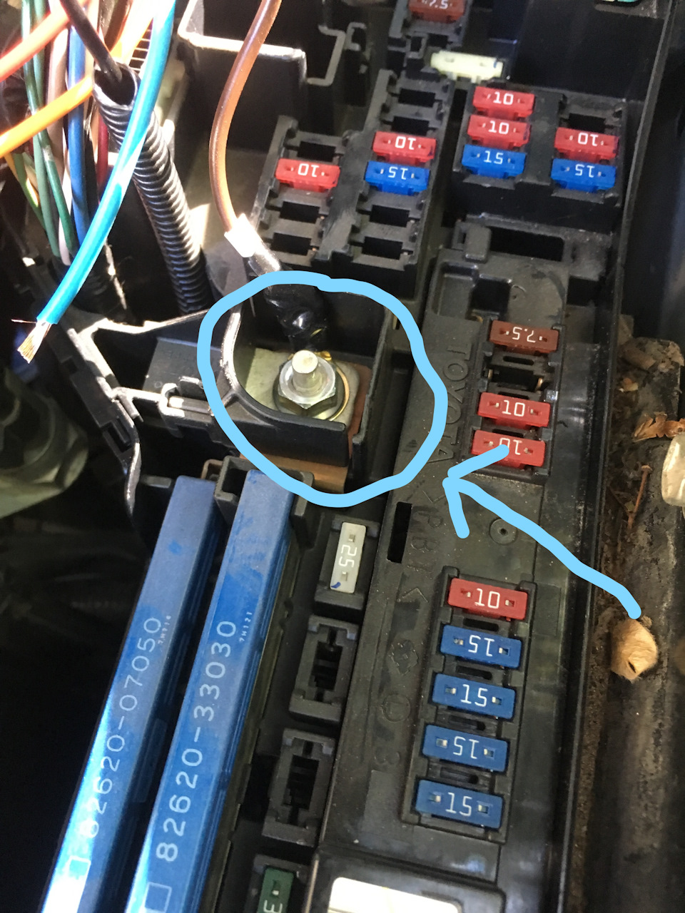 8262033030 Блок предохранителей TOYOTA LEXUS | Запчасти на DRIVE2