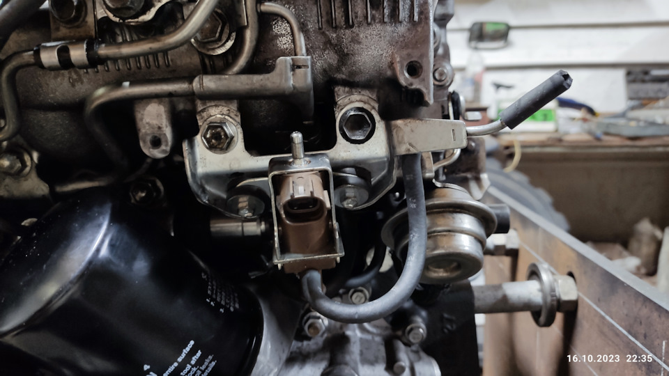 Владельцам Toyota Hilux 2KD-FTV 7 мого поколения нужна распиновка ...