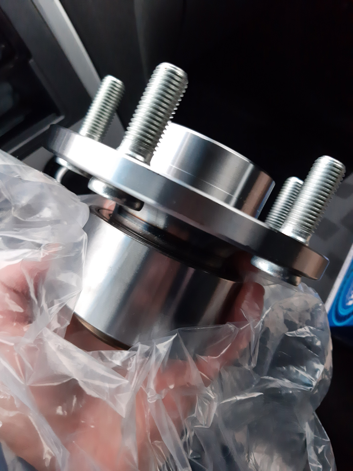 Обслуживание системы рециркуляции картерных газов и замена передней ...