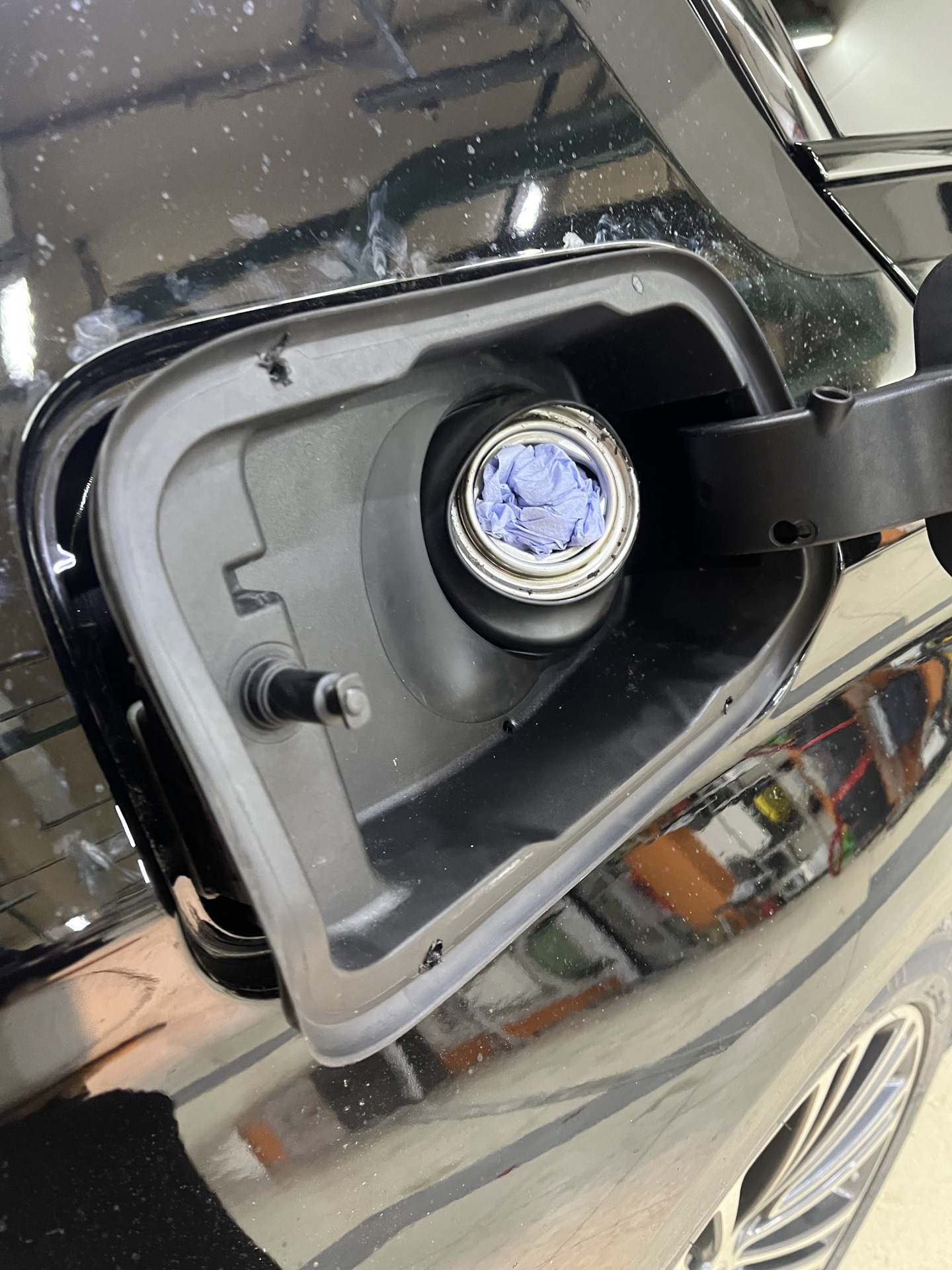 Замена кожуха заливной горловины — BMW 5 series (G30), 2 л, 2017 года ...