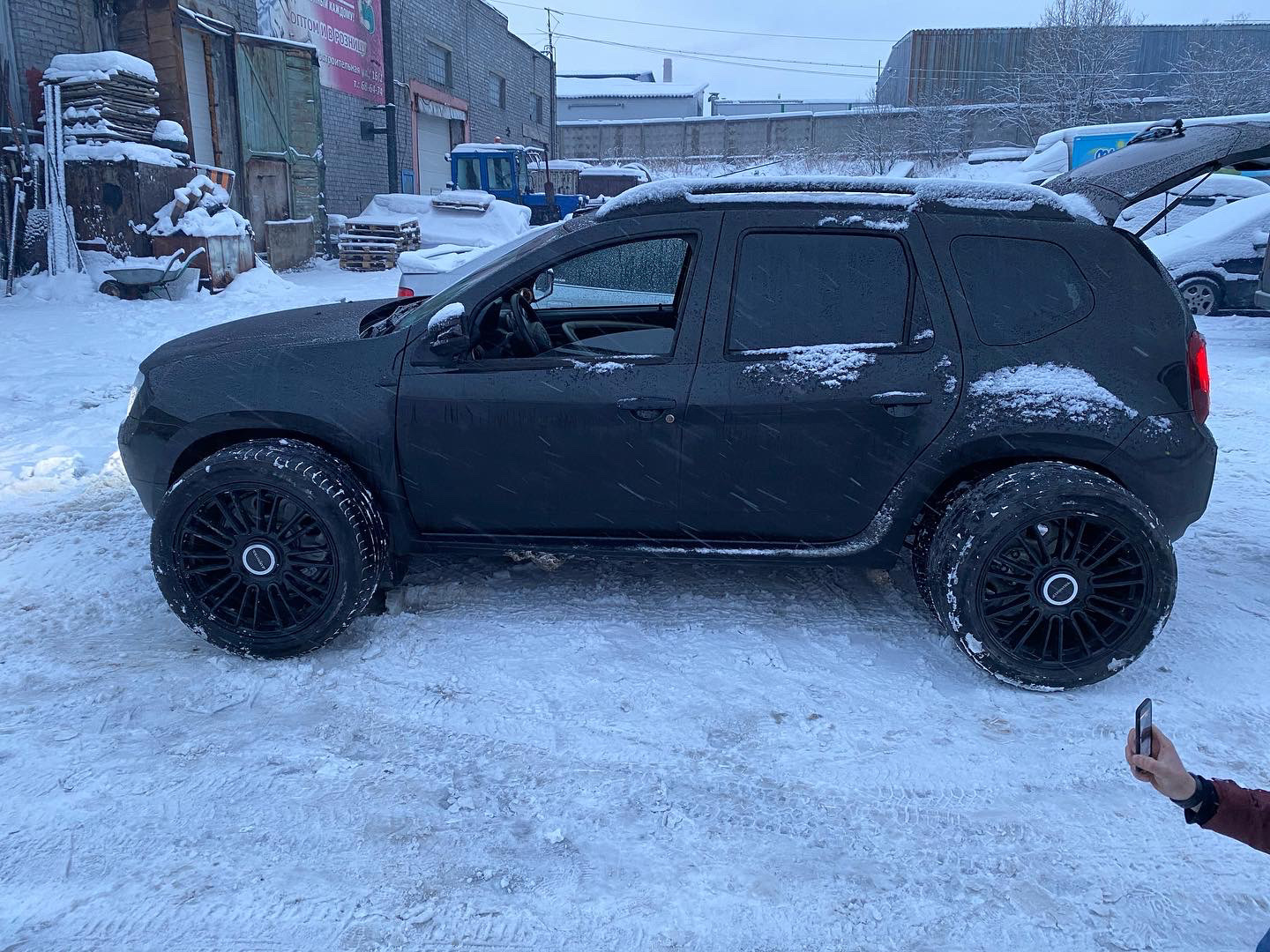 Замена масла и обслуживание задних тормозов — Renault Duster (1G), 1,6 ...