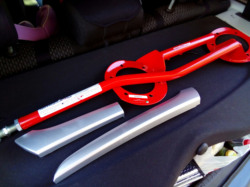 Распорка передних стоек — Lada Калина Хэтчбек (2G), 1,6 л, 2014 года ...