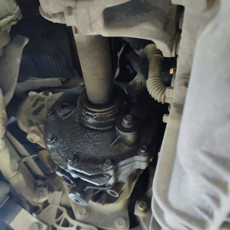 Короткий пост про сальник. — Ford Kuga (2G), 1,5 л, 2017 года | визит ...