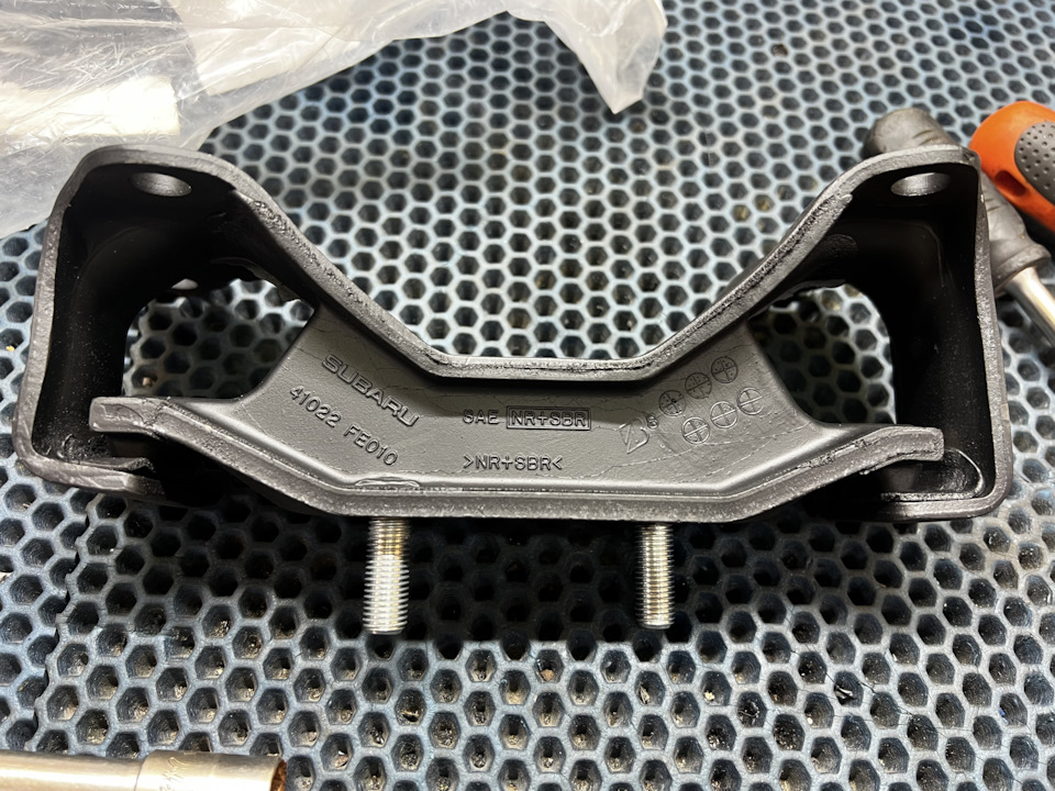 41022FE010 CUSHION RUBBER TRANS SUBARU | Запчасти на DRIVE2