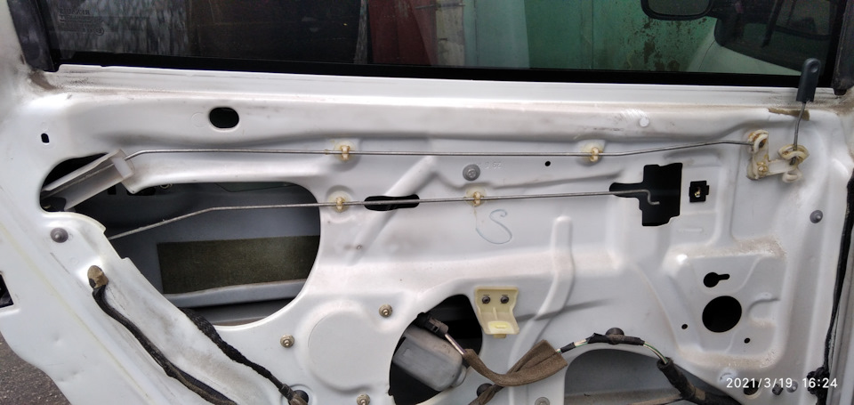 Центральный замок. Активаторы. — Renault Megane Scenic, 2 л, 1999 года ...