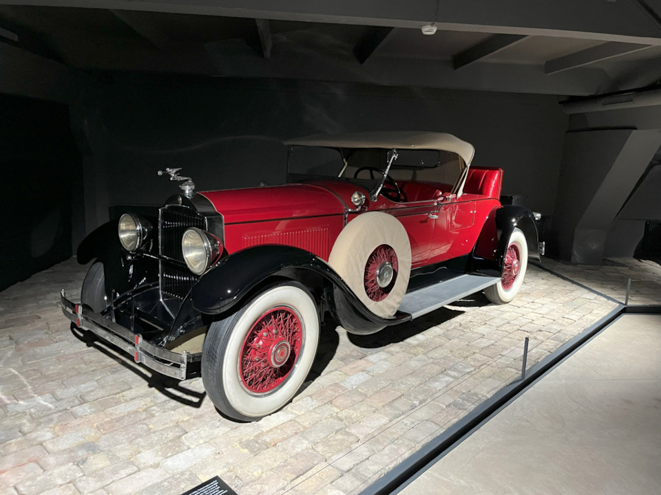 Automuziejus Vilnius — Часть 6. Packard, Peugeot, Porsche, Renault ...
