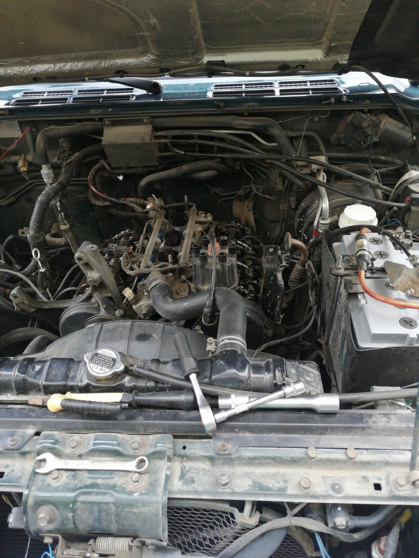 Замена прокладок клапанных крышек и сальника КВ. — Mitsubishi Pajero ...