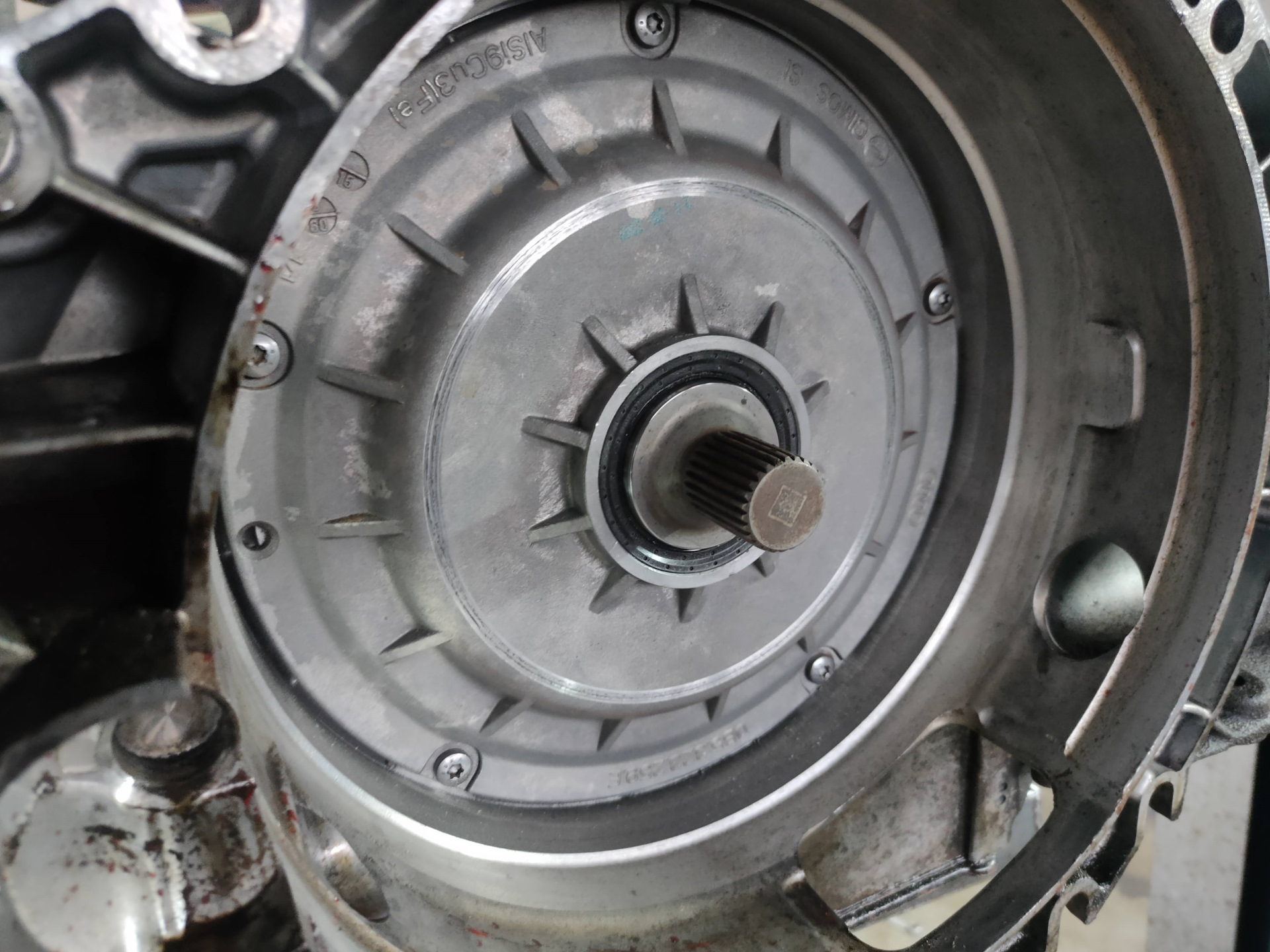 Маховик, прокладки коробки — Audi A5 (1G), 2 л, 2009 года | визит на ...