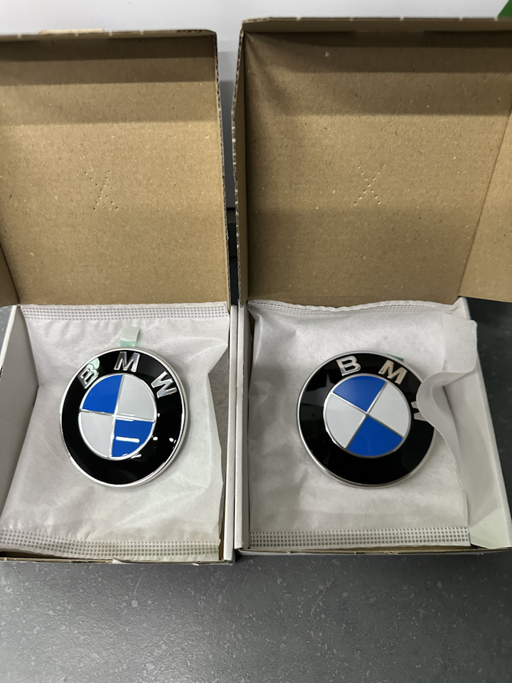 Эмблемы bmw оригинал на BMW X5 (E70), BMW X5 (F15), BMW X5 (G05), BMW ...