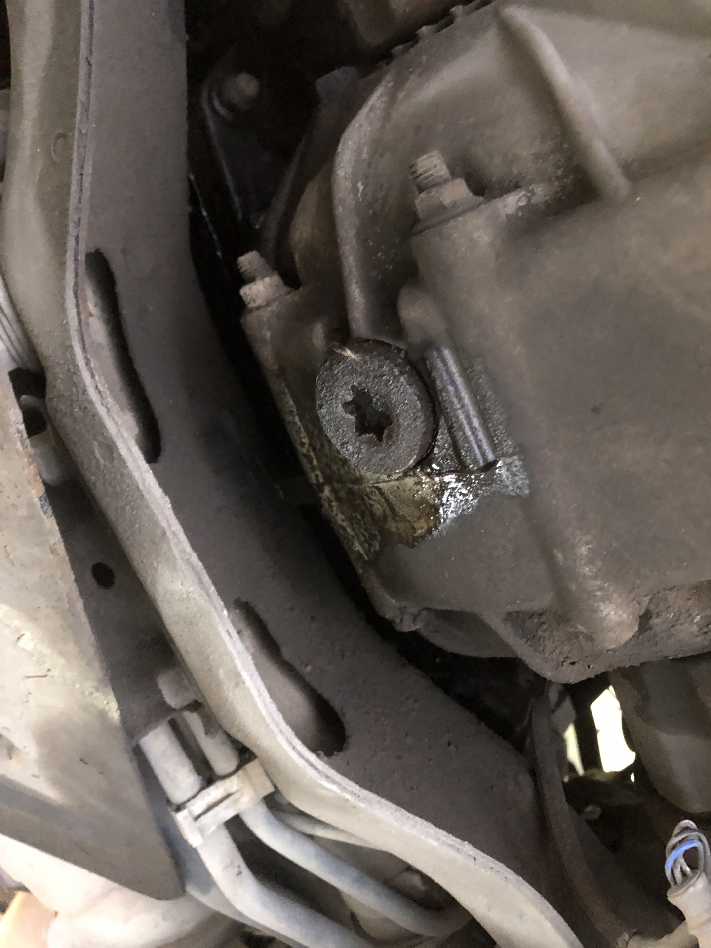 39. Замена масла в МКПП и дифференциалах — Subaru Outback (BP), 2,5 л ...