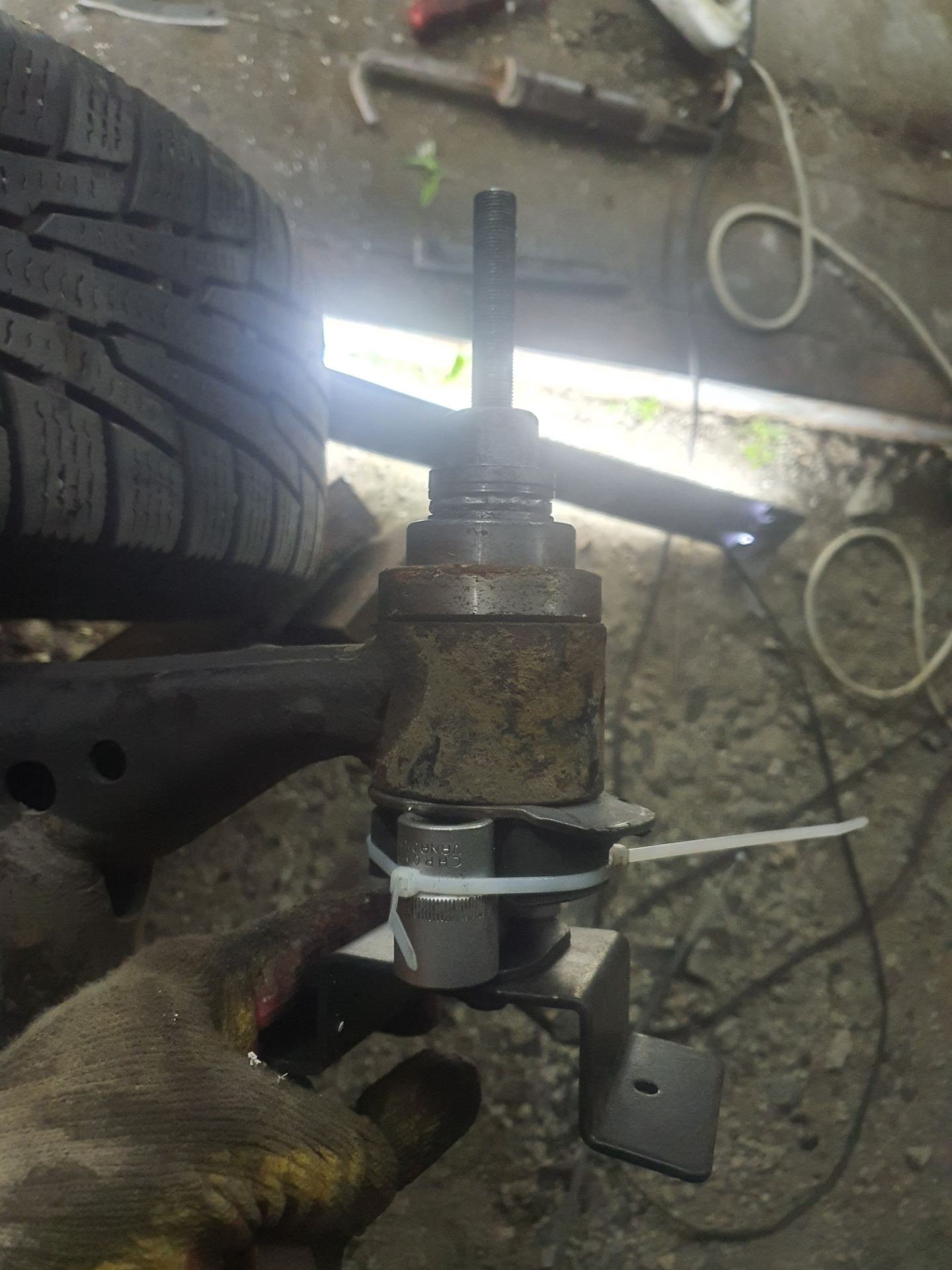 Замена сайлетблоков задней балки. VITZ — Toyota Vitz (10), 1 л, 1999 ...