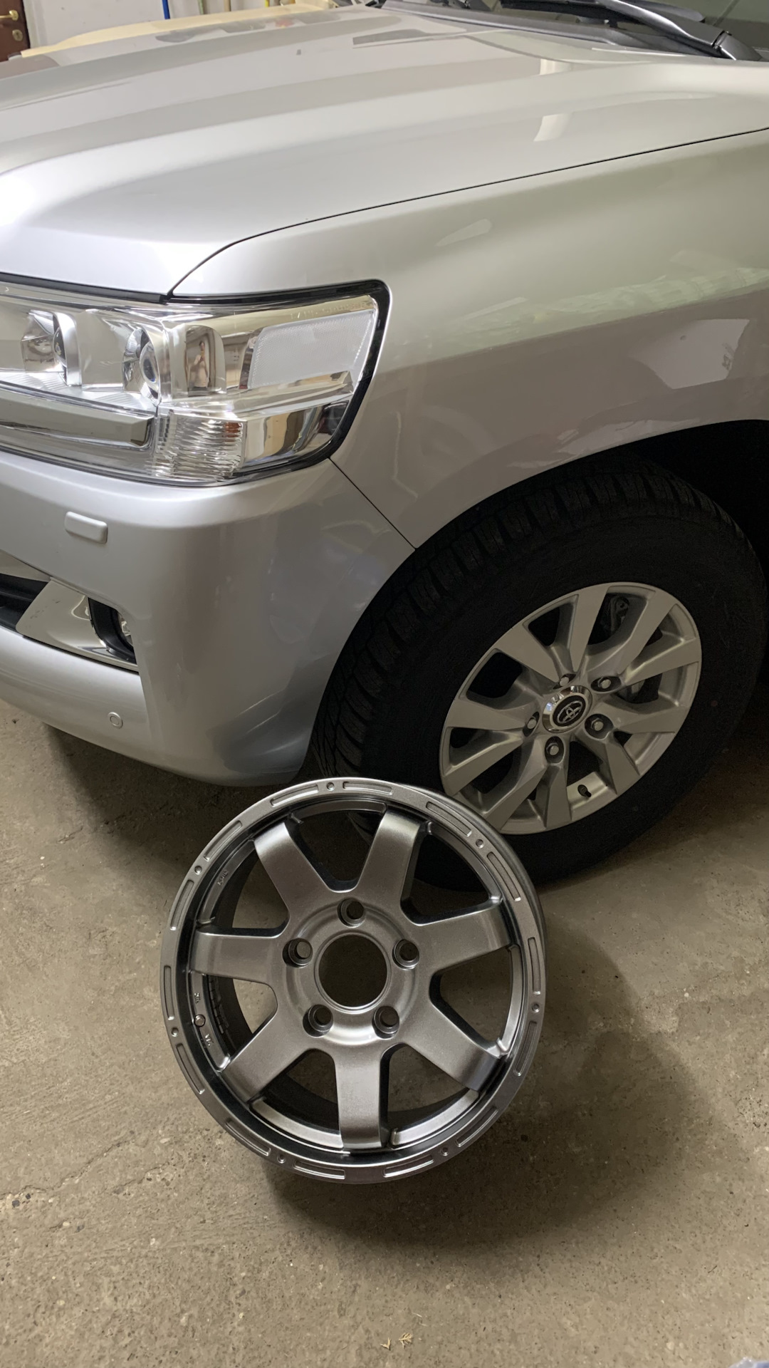 Новые диски на летний комплект — Toyota Land Cruiser 200, 4,6 л, 2020 ...