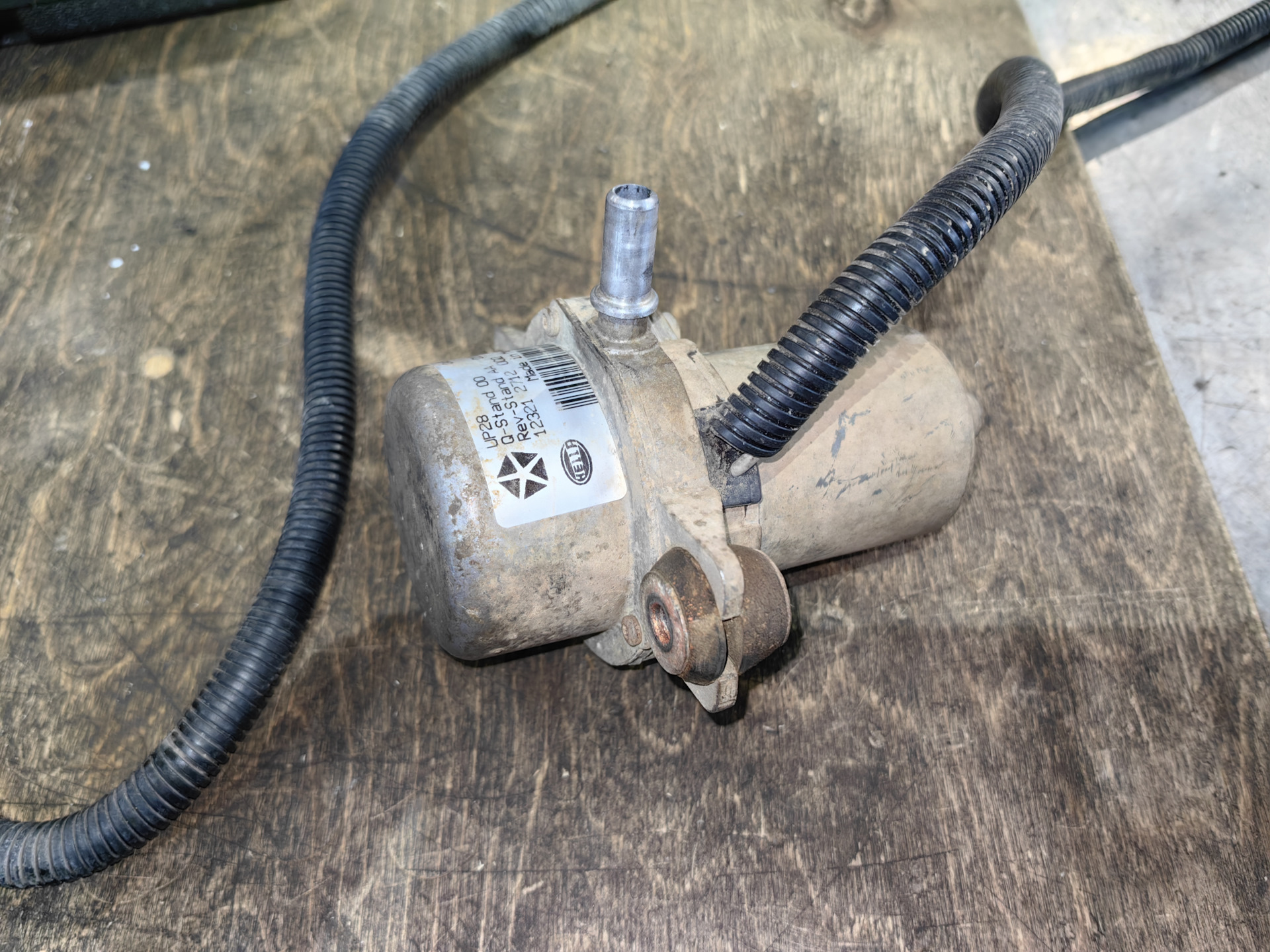 Подох вакуумный насос — Jeep Wrangler (JK), 3,6 л, 2012 года | своими ...